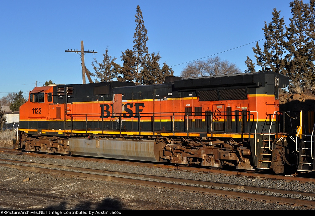 BNSF 1122